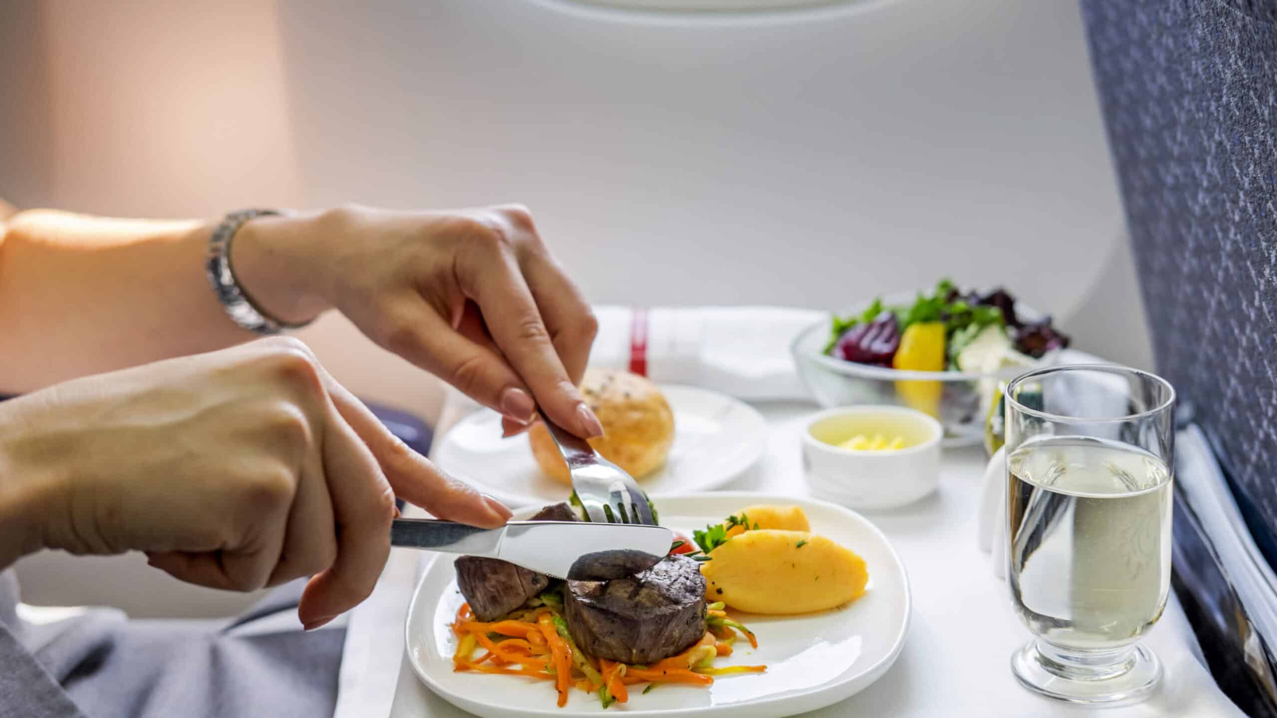 Airline catering - Inflight catering, in-flight meals and services